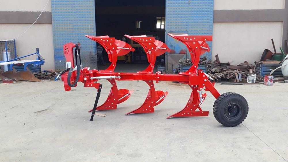 Plug, plug reversibil, plug după tractor, 3 brazde Targu-Mures • OLX.ro