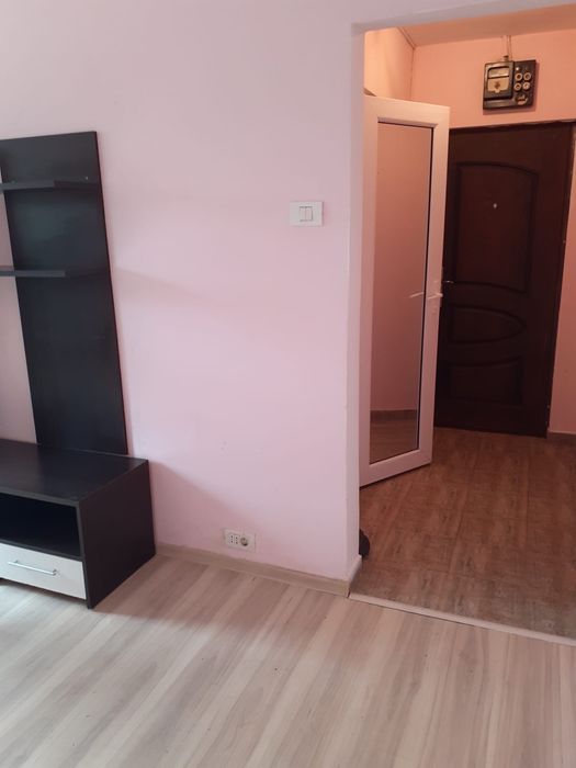 Apartament 2 camere Scoala 8 Constanta • OLX.ro