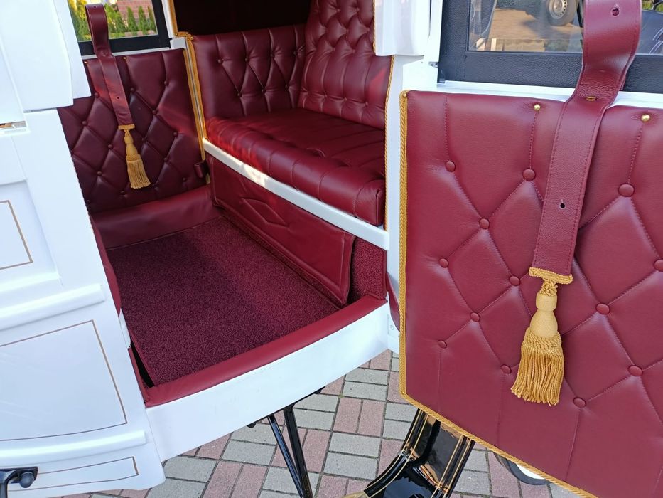 Trasura glasslandauer,caleasca de gala Sighisoara • OLX.ro