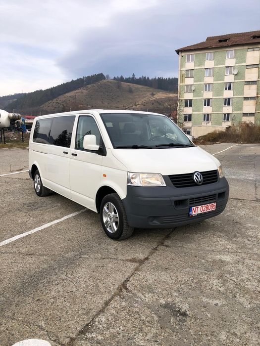 Vând vw transporter t5 1.9 tdi Model 9 locuri Maxim de lung Piatra Neamt • OLX.ro