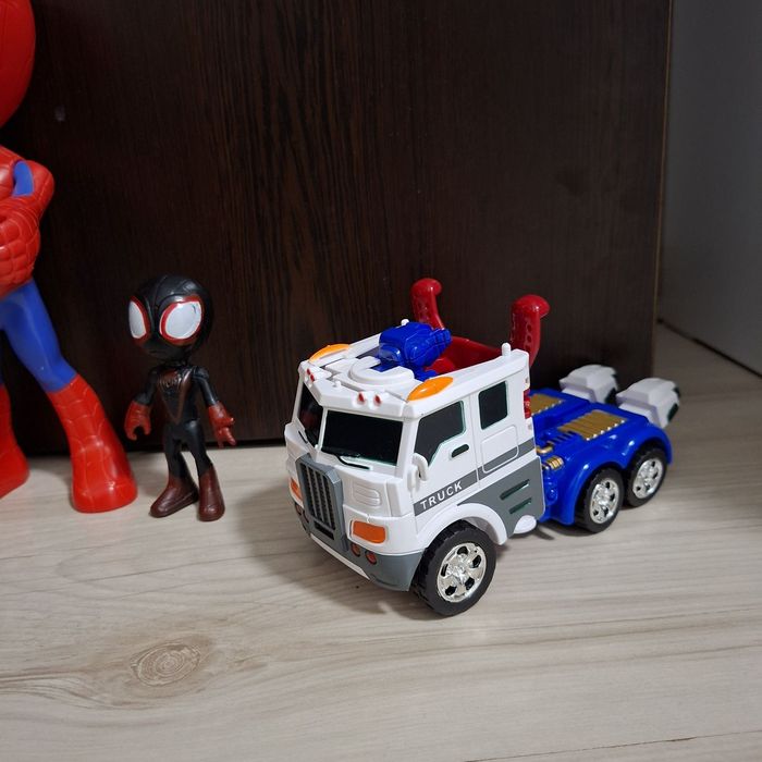 Играчки/ фигури на екшън герои Batman, Spidey, Transformer гр. Плевен ...