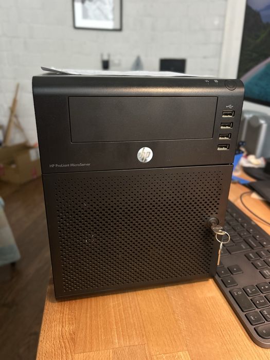 HP ProLiant MicroServer N54L Turion N54L CPU, 4Gb/8Gb RAM + 2x1TB HDD ...