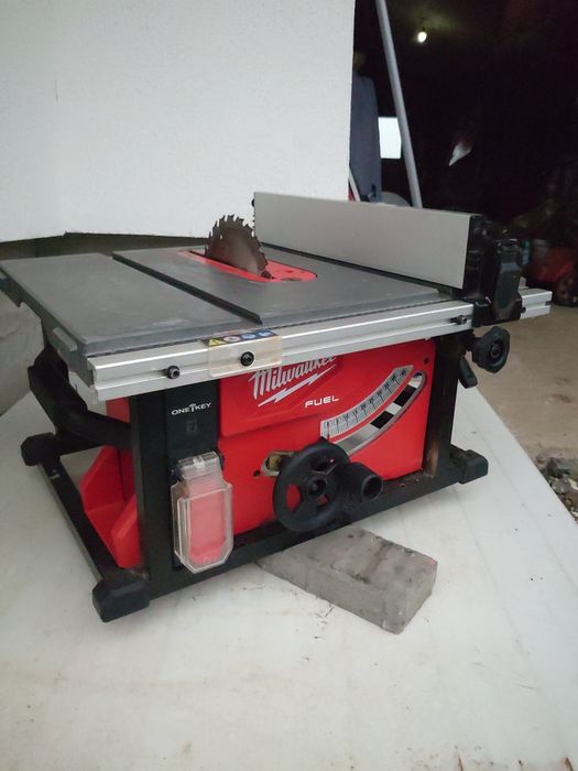 Circular milwaukee Ilia • OLX.ro