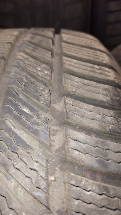 Гуми 225/40/18 Continental гр. Хасково Възраждане • OLX.bg