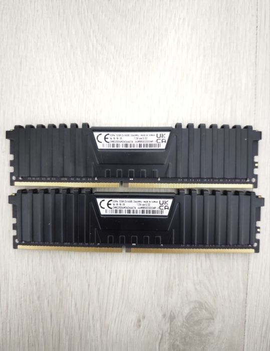 32 gb ram ddr4 dual chanel corsair vengence Vadu Izei • OLX.ro