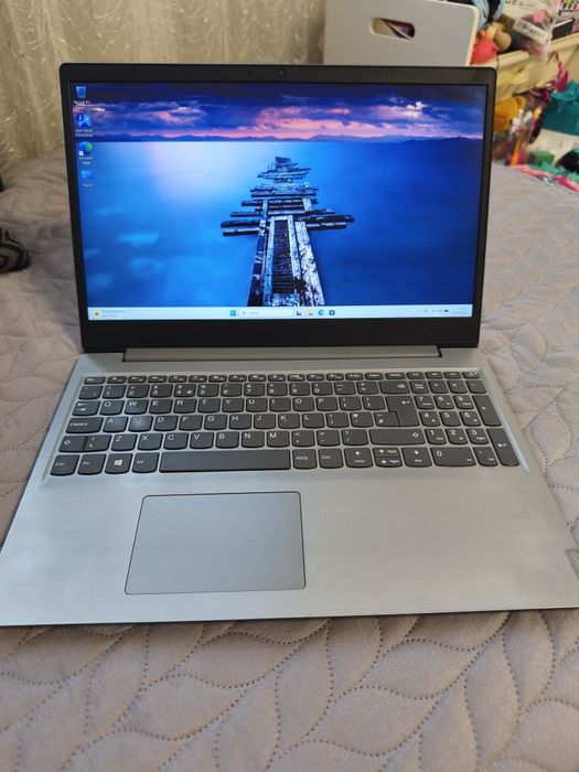 Laptop gaming Lenovo i7 a10a generație Ram 20Gb video 4Gb ssd Windows ...