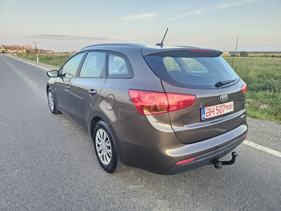 Kia Ceed 1.6 CRDi SW 128CP Moka Brown Navi Cameră Euro5 Oradea • OLX.ro