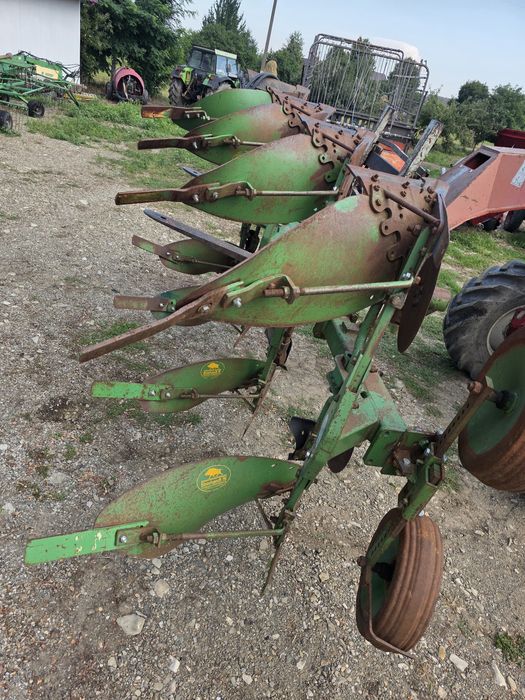 Plug reversibil 4 brazde 3+1 Eberhardt Gassner Kuhn Agapia • OLX.ro