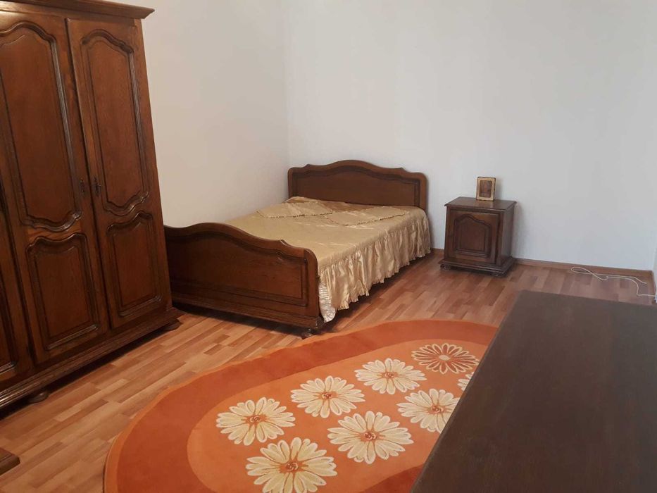 Proprietar inchiriez garsoniera la 3 minute de metrou Lujerului ...