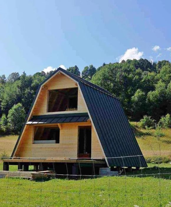 Cabane tip A frame și case de locuit normale foișoare terase Fagaras ...