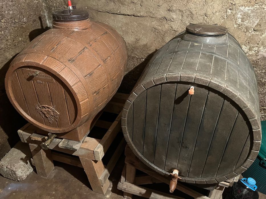 Butoaie vin din fibra Ganeasa • OLX.ro