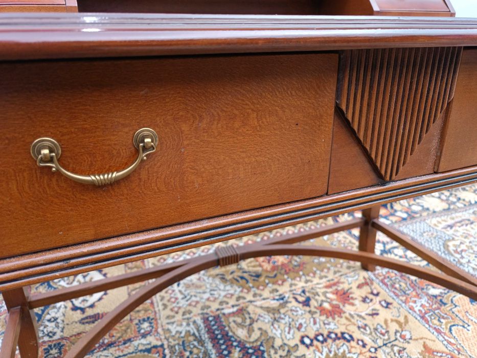 Антикварно бюро писалище за истински ценители Внос Холандия с Горни Богров • Olx Bg