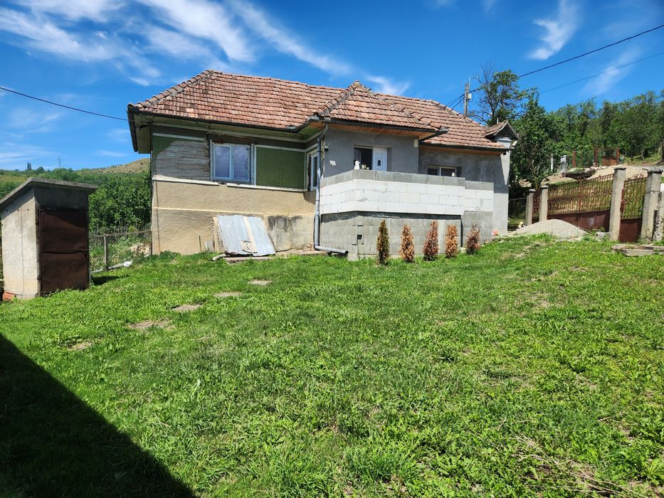 Vind casa in comuna sic jud cluj recent renovata interior mai multe de ...