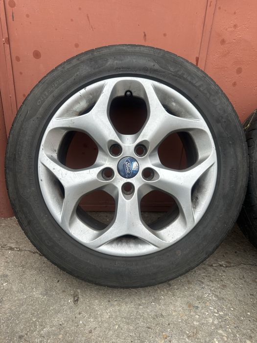 Jante aliaj + anvelope Ford Focus 205 55 R 16 Titu • OLX.ro