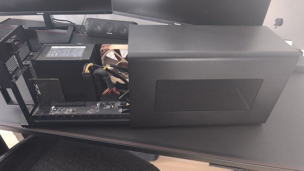 Razer Core X Chroma eGPU carcasa Bucuresti Sectorul 1 • OLX.ro