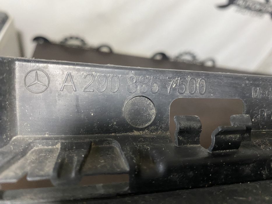 Grila centrala inferioara Mercedes Benz AMG GT W290 an 2018-2022 Bucuresti Sectorul 6 • OLX.ro