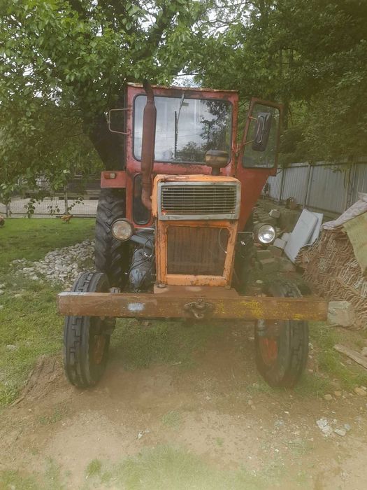 Se vinde Tractor U650 M Covrigi • OLX.ro