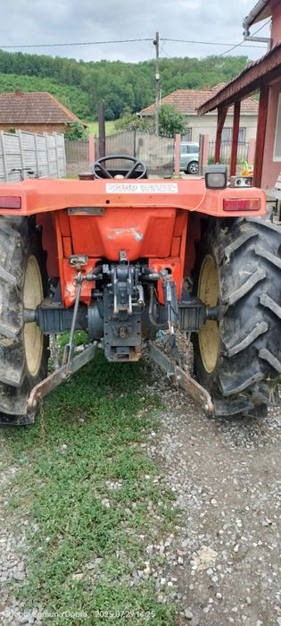Vând tractor japonez Hinomoto 36cp cu freză 4x4 0732-605_855 Dobra • OLX.ro