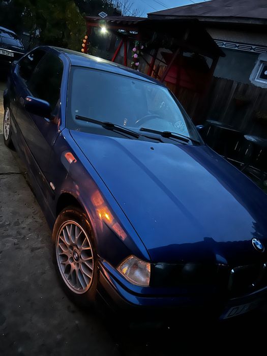 BMW e 36 compact Craiova • OLX.ro