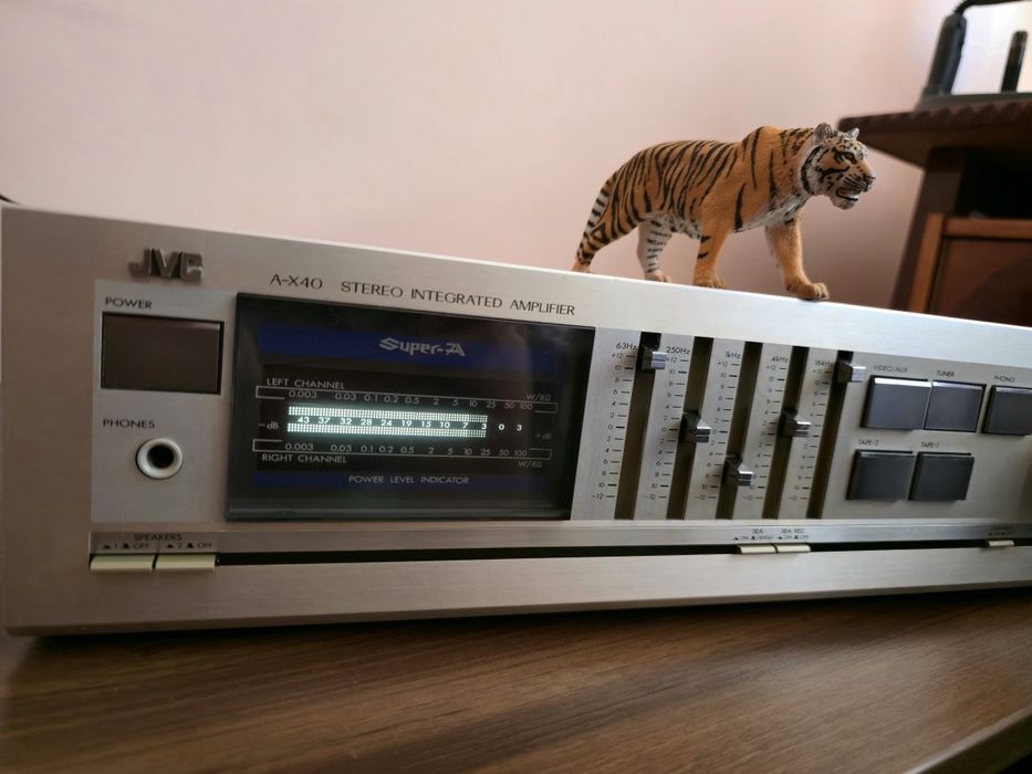 Jvc A-X40. Amplificator cu egalizator. Din vremuri de aur. Preț fix ...