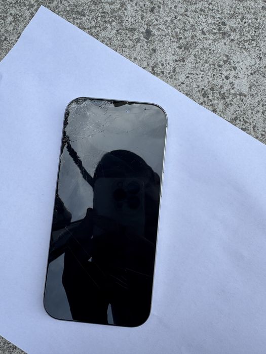 Vand iphone 16 pro spart display perfect functional Iasi • OLX.ro