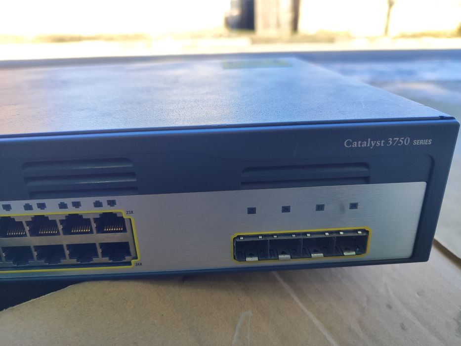 Комутатор 24 порта - Switch L2 L3 Cisco 3750 gigabith 24 port с. Цалапица • OLX.bg