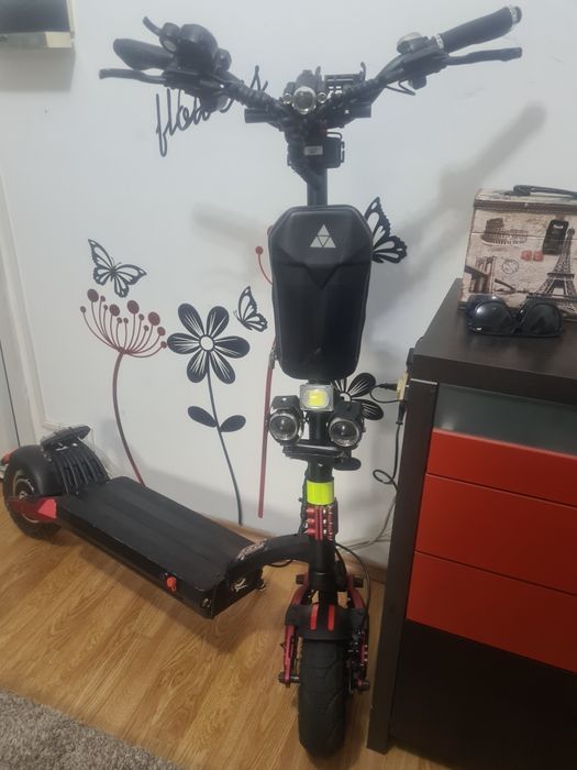 Trotineta electrica ezotron 10x pro mai buna decât zero 10 x Bucuresti Sectorul 3 • OLX.ro