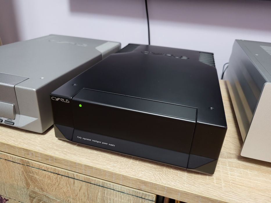 Cyrus PSX-R / Аудиофилско линейно захранване / Аудиофилско линейно зах ...