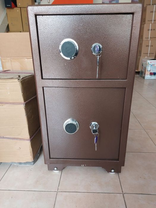 Seif metalic cu cheie -wum 60 Voluntari • OLX.ro