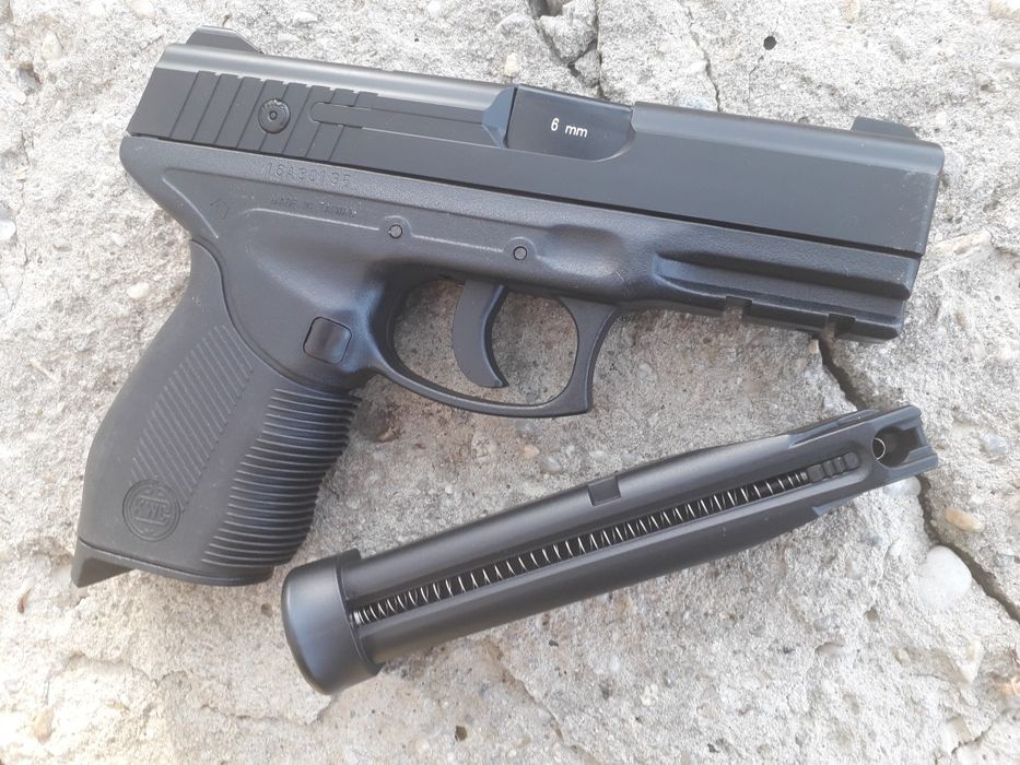 Pistol airsoft METAL Taurus Co2 6mm puternic precis Glock Walther p99 ...
