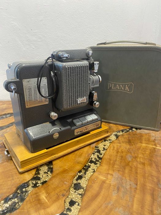 Proiector film noris Oarja • OLX.ro