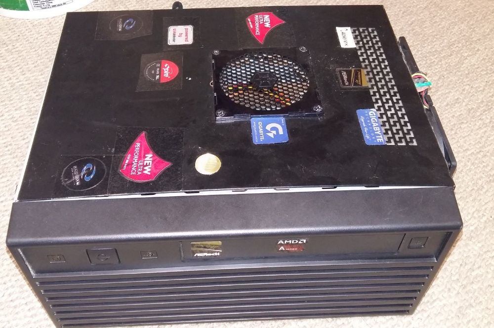 Vand mini calculator Gigabyte APU GA-E6010N Buzau • OLX.ro