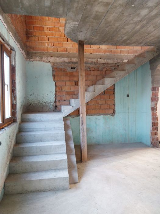 Vând casă la roșu Negresti-Oas • OLX.ro