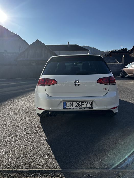 De vanzare Wolkswagen golf 7 R line , an 2015 Cormaia • OLX.ro