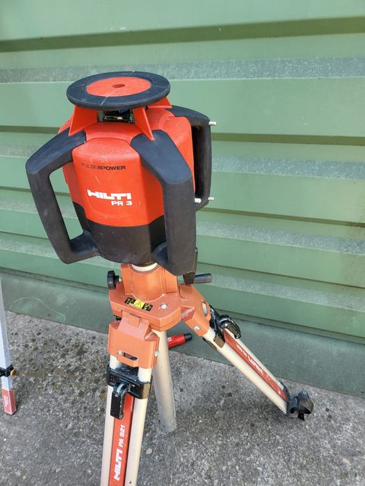 Nivela laser Hilti PR 3 Deva • OLX.ro
