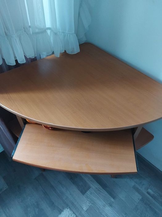 Birou de colt cu suport tastatura Ploiesti • OLX.ro