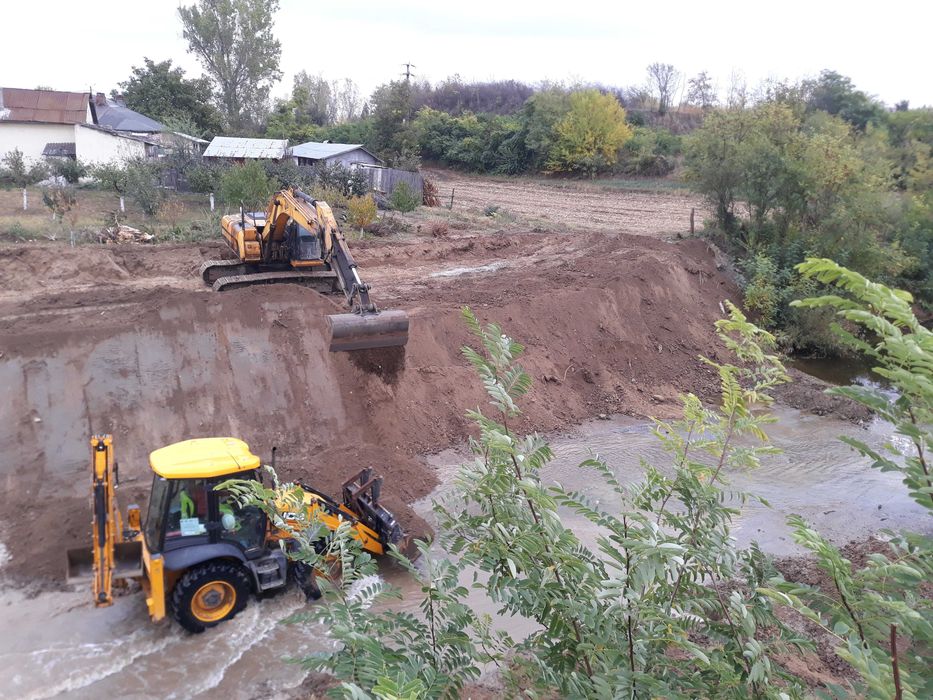 Inchiriez buldoexcavator 3cx si 4cx miniincarcator frontal jcb 170R ...