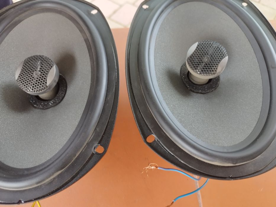 Boxe auto profesionaleFOCAL Valenii de Munte • OLX.ro