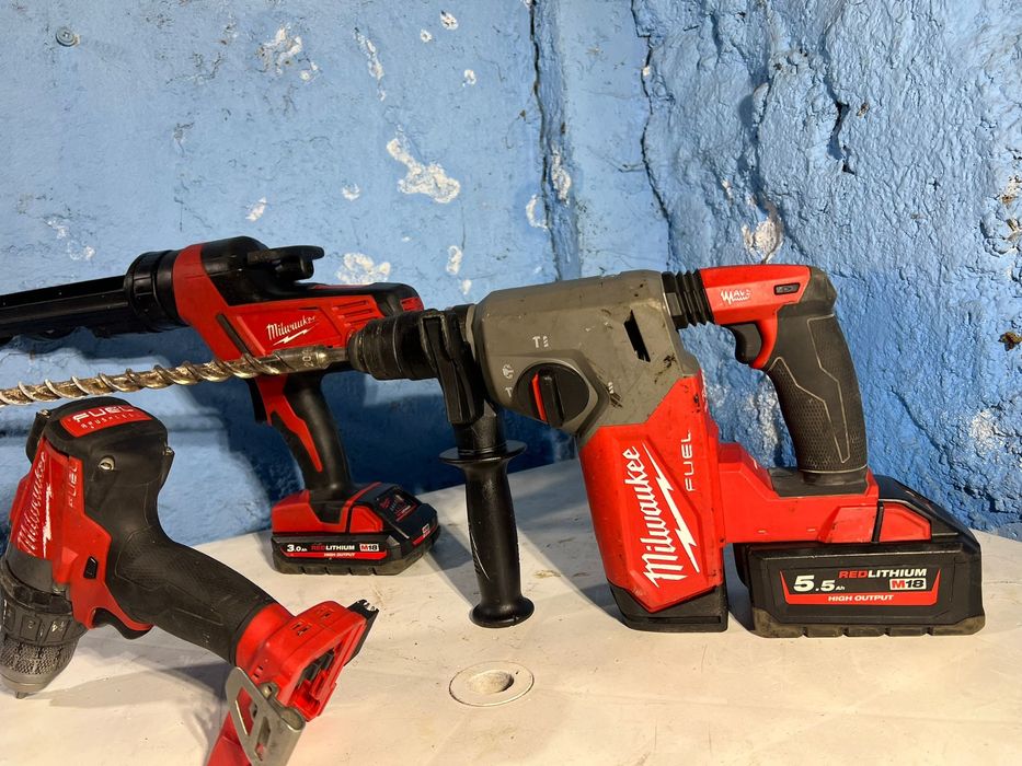Rotopercutor Bormasina Pistol silicon Milwaukee M18 Bacau • OLX.ro