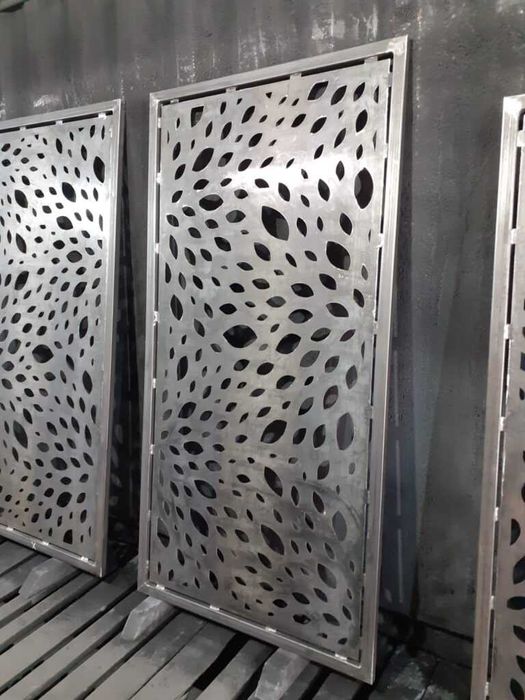 Balustrada din tabla decupata debitata traforata laser si cnc Constanta ...