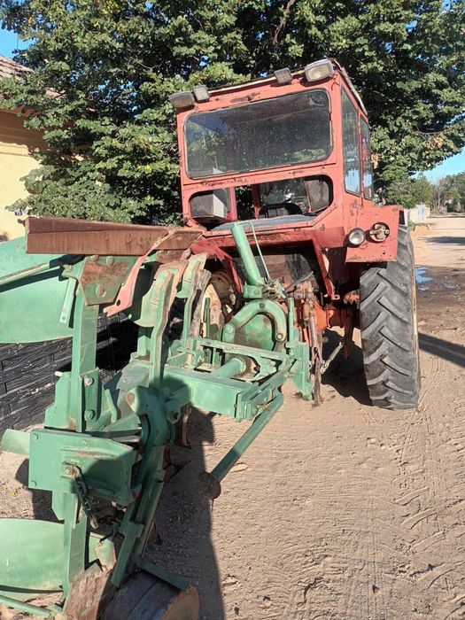 Vand tractor u650 inpreuna cu plug 2 brazde reversibil Craiova • OLX.ro