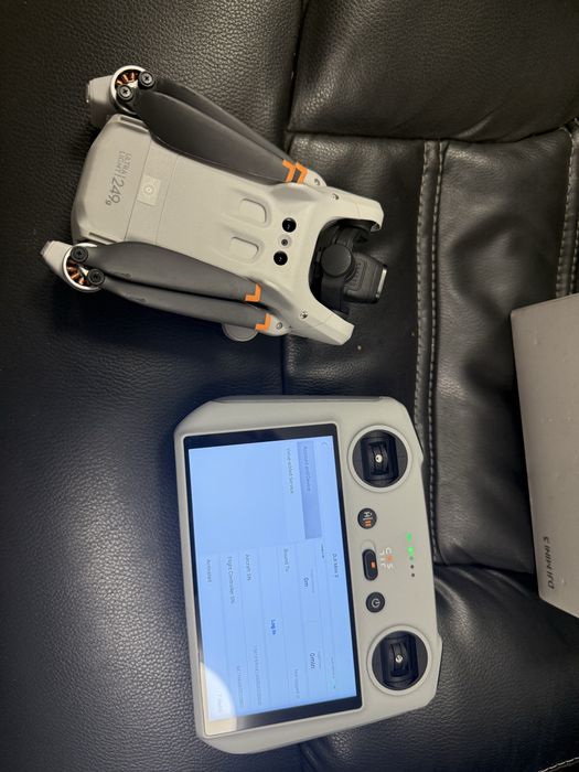 Drona dji mini 3 noua + controller cu ecran smart rc garantie 2027 Iasi • OLX.ro
