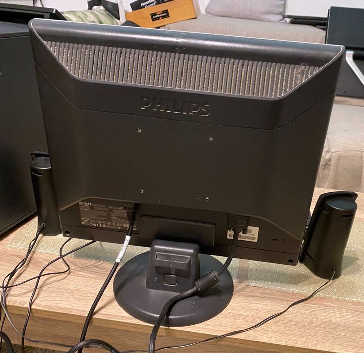 Monitor LCD PHILIPS 190S, 5ms 19 inch - patrat - retro Iasi • OLX.ro