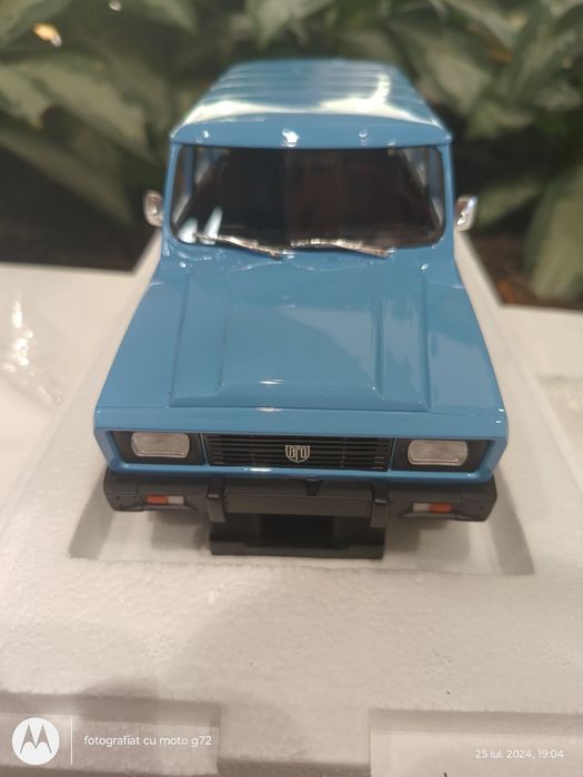 Macheta ARO 244, scara 1:18, in cutie, stare excelentă Runcu • OLX.ro