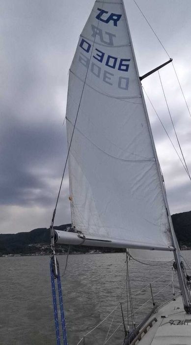 Barca cu vele, velier Tur 84 (8.4 m) + peridoc de 3500 kg inmatriculat ...