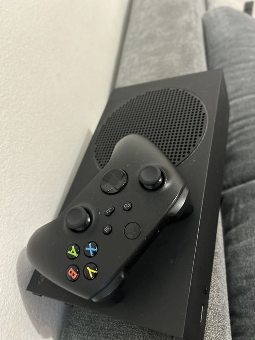 Xbox Series S 1TB + cont Rudicica • OLX.ro