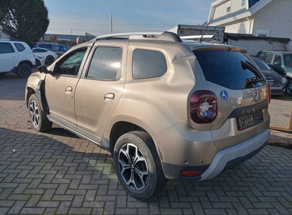 Duster 2020 avariat 58.000 km Bucuresti Sectorul 3 • OLX.ro