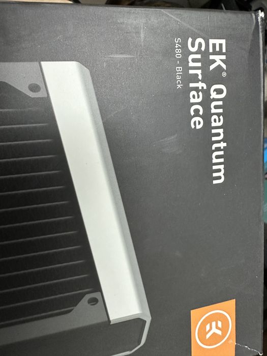 Radiator ek quantum surface s480 black Bucuresti Sectorul 2 • OLX.ro