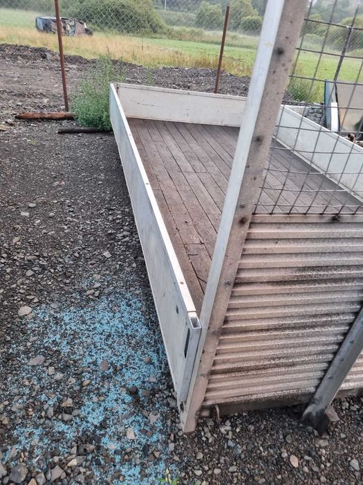 Lada bena mercedes sprinter VW Crafter 4,10m lungime Toplita • OLX.ro