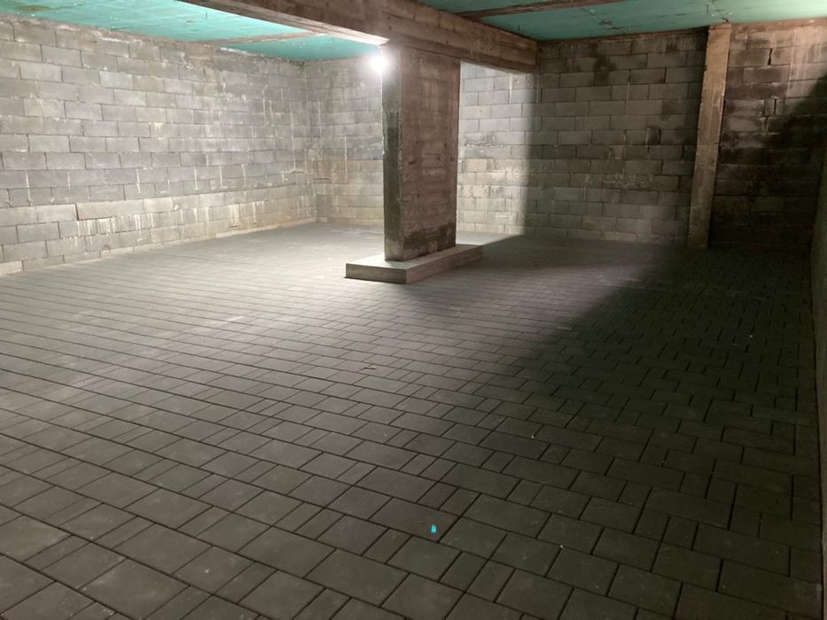 VAND CASA pe un nivel, Teius, Alba Teius • OLX.ro